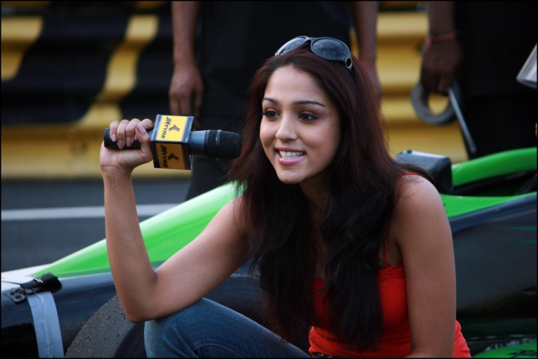 Top 5 Gorgeous Women Cricket Journalists In The World – Topcount